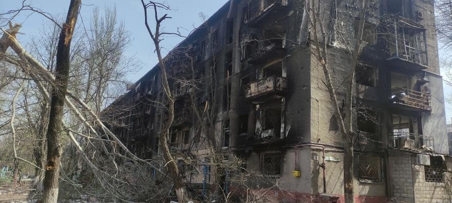 Як маріупольська родина втратила житло через непоховані останки своєї